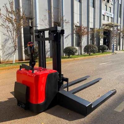 China Empilhadeira elétrica de estacionamento de armazenamento contrabalança empilhadeira de paletes 2 toneladas à venda