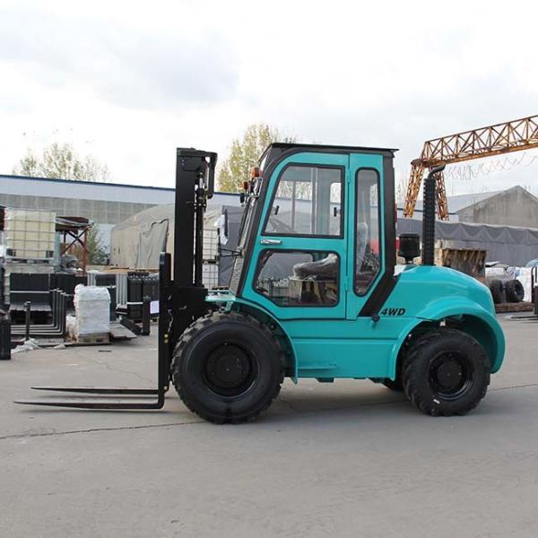 3500 kg All Terrain Fork Truck Motore ISUZU Trasmissione automatica