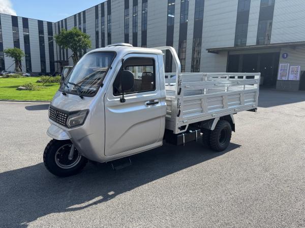 Quality Gasoline T7 Cargo Tricycle Three Wheeler Full Enclosure Cabin 1000cc Water Cooled With Full-Floating High Low Gear Big Booster Oil Brake Rear Axle And 3000kg Load Capacity For Heavy Duty Transport for sale