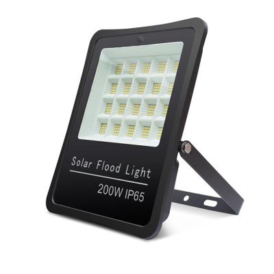 China Solar Powered IP65​ 2-3 Rainy Days 200W Light Control Solar LED Flood Lights For Factory Lighting for sale