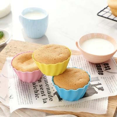 China Red Irregular Shape Silicon Rubber Baking Mold Non Toxic Non Stick Eco Friendly Oven Safe Cake Tool for Muffins Cupcakes for sale