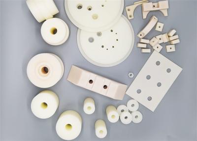Cina La plastica del macchinario modellata parte il colore di plastica di nylon di bianco della rondella dell'isolamento in vendita