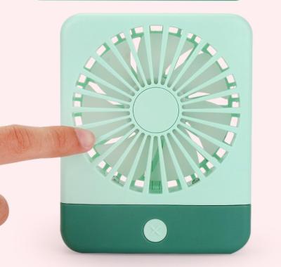 Cina Tabella quadrata 5V Mini Usb Desk Fan 9.5*12CM con 4 livelli di velocità in vendita