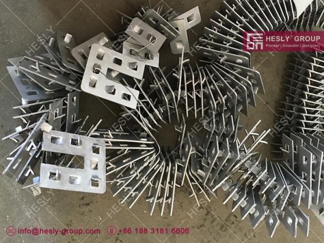 Refractory n-shape anchors