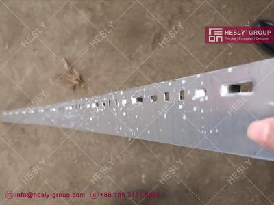 China Refractory Hexagonal Mesh | Offset Lances | 410S | 50mm depth | 14gauge thickness | 48mm hexagonal hole for sale