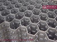 China AISI410S Hexagonal Mesh for Refractory Lining 16 Gauge 50mm Depth for sale