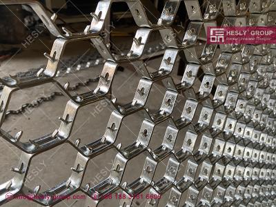 China AISI410S Refractory Hexagonal Mesh for windboxes | 60X2.0X50mm | China Hex Metal Exporter for sale