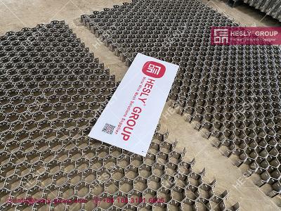 China Hexagonal Mesh for Refractory Lining | AISI410S | 2" thickness | offset lances | 2" hexagonal hole | HESLY Factory for sale