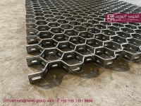 China SS410S Hexagonal Mesh for Refractory Lining 1 inch Thickness 2 inch Hex Hole Lance Tabs for sale