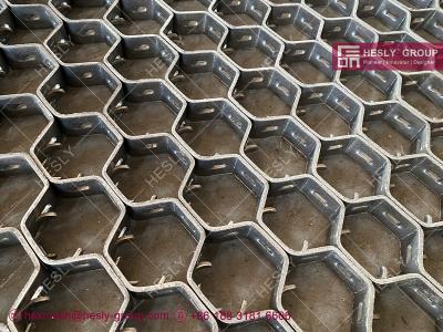 China SS410S Hexagonal Mesh for Refractory Lining | 1" thickness | lance Tabs | 2" hexagonal hole | HESLY Factory for sale