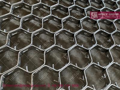 China 25mm height Din1.4541 Hexmesh for Refractory Linings in cyclones | China Hex-Mesh Supplier | 1mx2m, 40pcs/pallet for sale