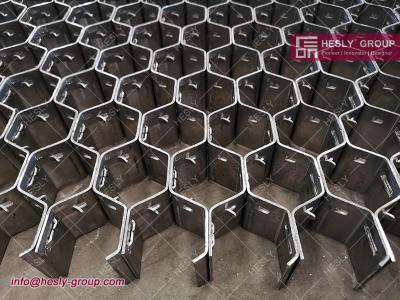 China HESLY™ clinched, rectangular bar,  AISI304 with protruding lances | 3'X10' | hemesh refractory lining for sale