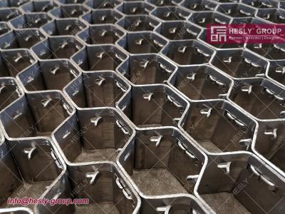 China HESLY™ clinched, rectangular bar,  AISI304 with protruding lances | 3'X10' | hemesh refractory lining for sale