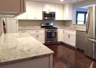 China Natural Quartz Kitchen Worktops 12mm-30mm Granite Island Countertop for sale