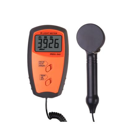 China IR850-940 High Precision IR Light Meter with 4000μW/cm² Range and Peak Hold Function for Infrared Power Measurement for sale