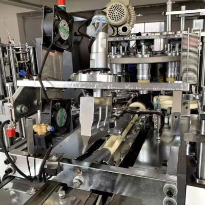 Cina Il singolo pe dei pc PFD-16 85 ha ricoperto una tazza di carta di volta che fa le macchine in vendita