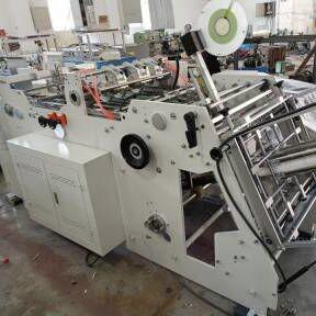 China Automatische L100-450mm Papierbrotdose-Maschinen-Mitnehmergebäck-Kasten-Maschine zu verkaufen