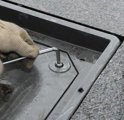 China Lockable with Key SMC Manhole Covers Black Corrosion Resistance Chemical and Rust Resistant for sale