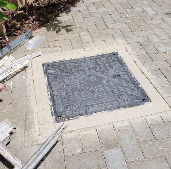 Quality En124 Resin Hinged SMC Manhole Covers Square Fiberglass Composite Man Hole Cover for sale