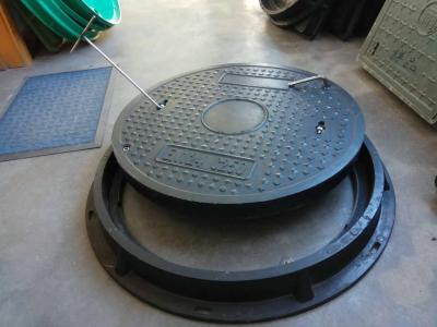 China Eenvoudige installatie Composite Manhole Cover Hoog laadvermogen tot 40 ton Diameter 600 mm Te koop
