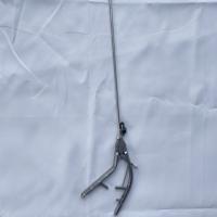 China Laparoscopic Needle Holder 5mm x 330mm Class I Surgical Instrument Custom Logo for sale