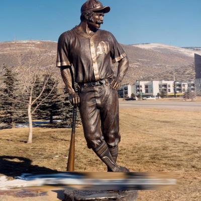 China Custom High Quality Art Hand Casting Life Size Bronze Baseball Winner Sculpture Oscar Charleston statue for sale