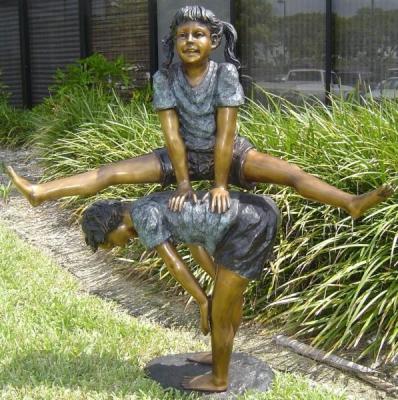 China Outdoor Garden Decor Life Size Bronze Girl Standing on Globe Statue with Engraved Model for sale