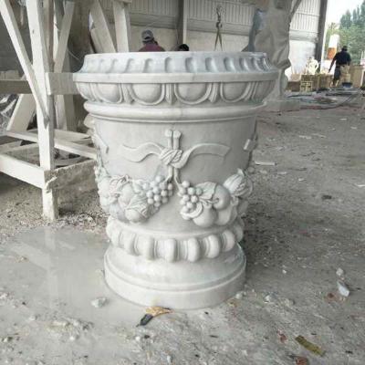 China Polished Stone Carving Figure in White Black and Gray Granite with Hand Carved Design for sale