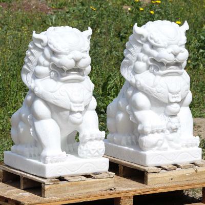 China Custom Design Sunset Red Marble Stone Lion Statue Sculpture with Hand Carved Technique for sale