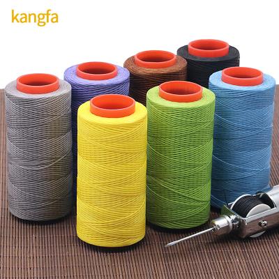 Cina 200m 0,8mm Flat Waxed Thread for Leather 100% Polyester Pattern Waxed Yarn Count 250D/16 in vendita
