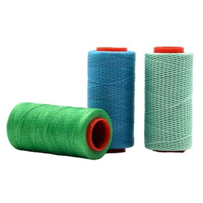 Cina 200m 0,8mm Flat Waxed Thread for Leather 100% Polyester Pattern Waxed Yarn Count 250D/16 in vendita