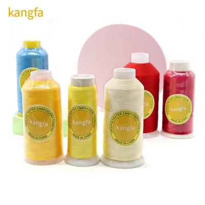 Cina Filato ricamato in poliestere da 5000 yard in colore tinto perfetto per progetti di cucitura incrociata in vendita