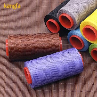 Cina 150d 0,8mm 30m Filato di poliestere piatto con cera per la cucitura di borse 100% poliestere cordone di cera fai da te in vendita