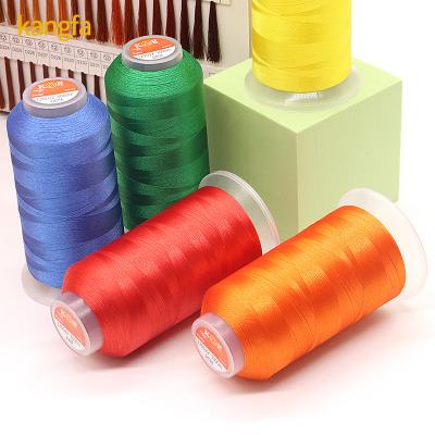 Cina Basso rimpicciolamento Vari colori confezioni di filo di ricamo in poliestere 5000M per tutte le macchine in vendita