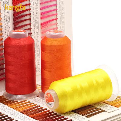 Cina Basso rimpicciolamento Vari colori confezioni di filo di ricamo in poliestere 5000M per tutte le macchine in vendita