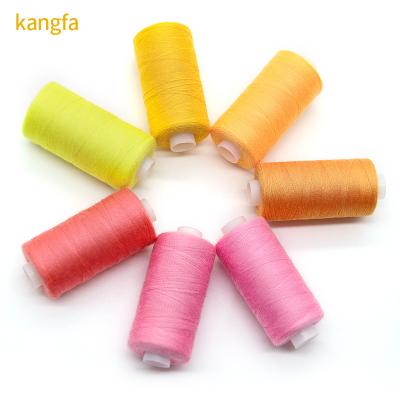 Cina Settile di cucitura in poliestere al 100% con cono piccolo 40/2 15g per OEM/ODM competitivo accettato in vendita