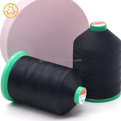 Cina Modello tinto Tex 70 Alta tenacità 100% poliestere fili di cucitura legati 450kg in vendita