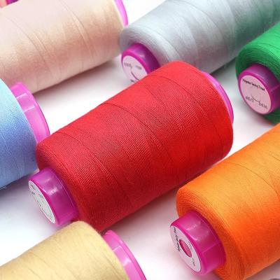 Cina 4 Grandi coni di fili di poliestere bianco per cucitura Quilting durevole OEM ODM accettato in vendita