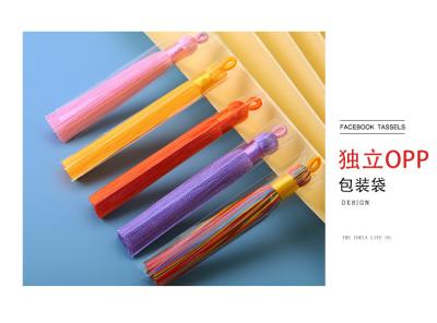 China Antistatische borstel gekleurde kleur 8 cm zijde Tassel Fringe Sleutelhanger voor feestzak decoratie Te koop