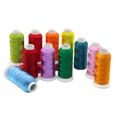 Cina 700 colori 100% filo di ricamo in poliestere per ricamo in macchina consegna rapida in vendita