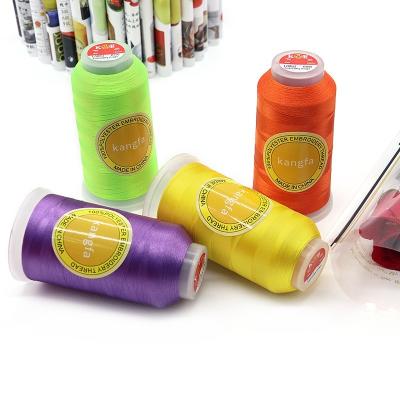 Cina Filato di poliestere 120D/2 resistente alle alte temperature per ricami riflettenti sui divani in vendita