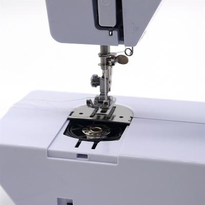Cina Mini macchina da cucire UFR-737 6V 1.2A a batteria Stitch Formation Lock Stitch in vendita