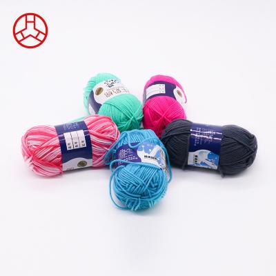 Cina 4 Filati di maglieria per maglioni a maglia di lana a spillo accettati OEM/ODM e materiale di latte cotone in vendita