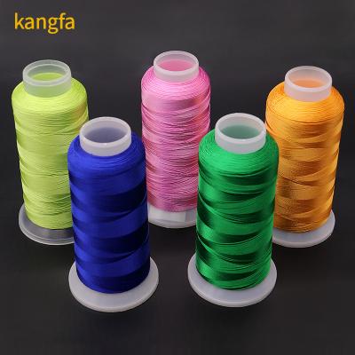 中国 720色 120D/2 100%ポリエステル編み糸 機械編み 120g 純重量 販売のため