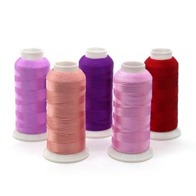 Cina Materiale cono 100% poliestere resistente alle alte temperature filo ricamo di seta 120D/2 oro in vendita