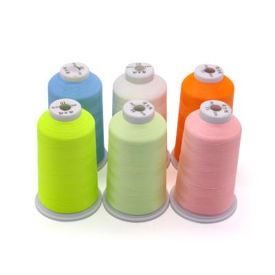 Cina 120D/2 150D/2 300D/2 Filato di ricamo a cambiamento di colore in poliestere per ricamo a macchina in vendita