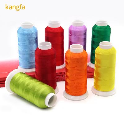 Cina Basso MOQ 120D / 2 4000Y Spedizione rapida Filato di poliestere per macchina di ricamo 720 colori in vendita