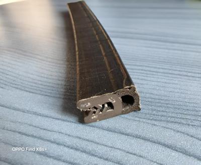 China Flexible EMI Shielding Gaskets Easy Installation For Enclosure Grounding for sale