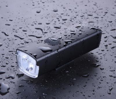 Cina IPX6 la parte anteriore impermeabile 600Lms LED va in bicicletta 2200mAh la batteria leggera USB ricaricabile in vendita