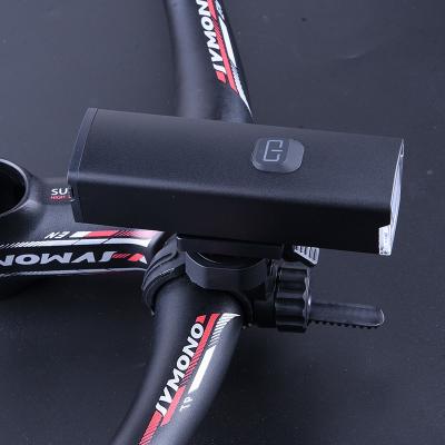 Cina USB LED ricaricabile va in bicicletta la torcia elettrica leggera della bicicletta di guida di notte IPX6 in vendita